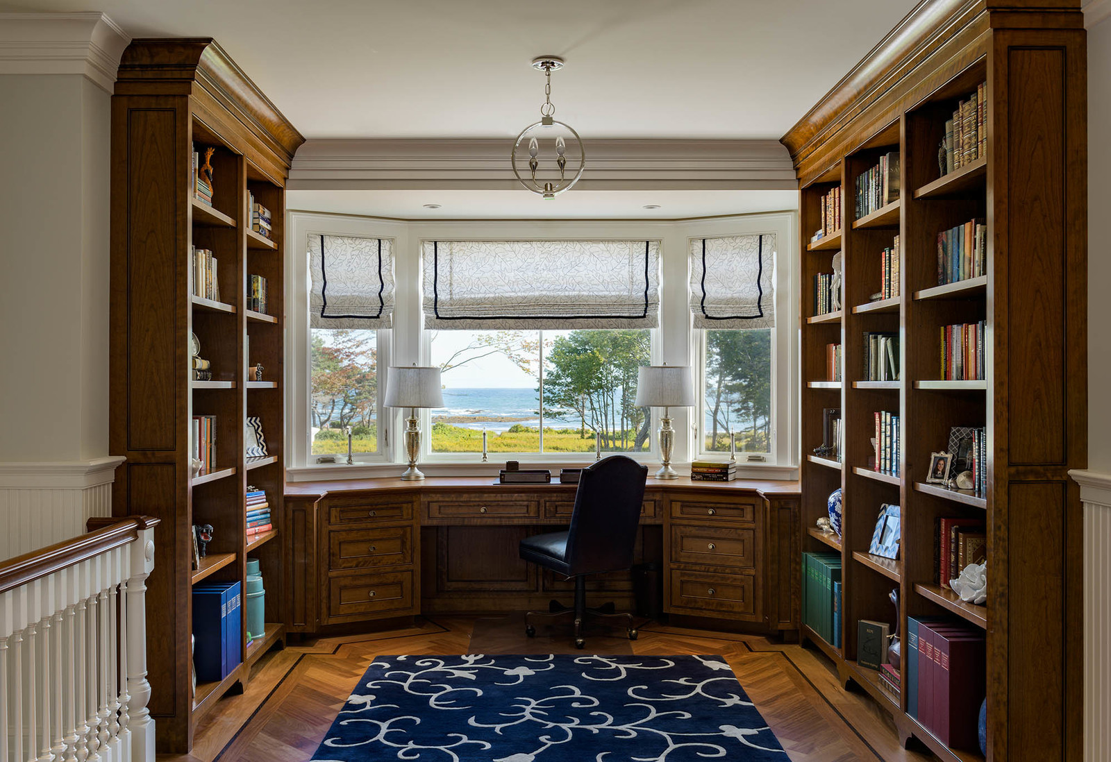 15 Brilliant Bay Window Desk Ideas That Will Give Your Work or Study ...