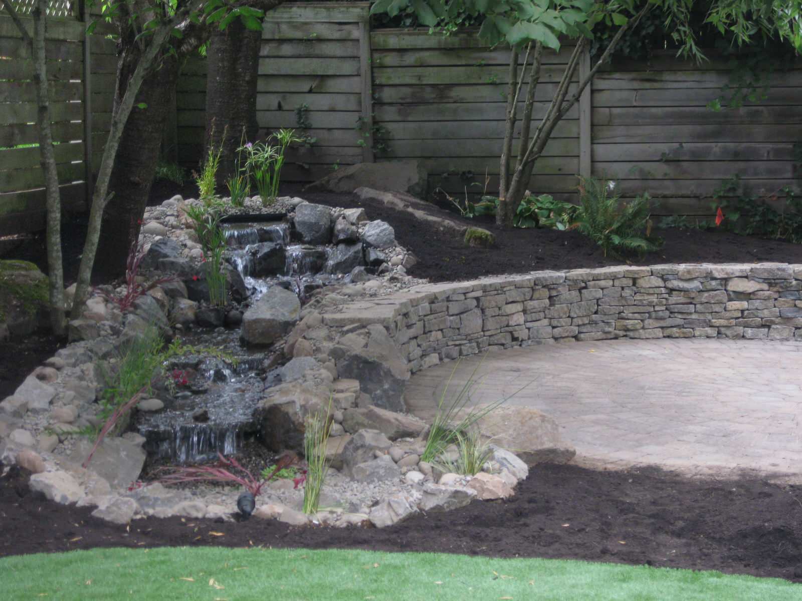17 Fabulous Rip Rap Retaining Wall Ideas to Evolve Your Way of ...