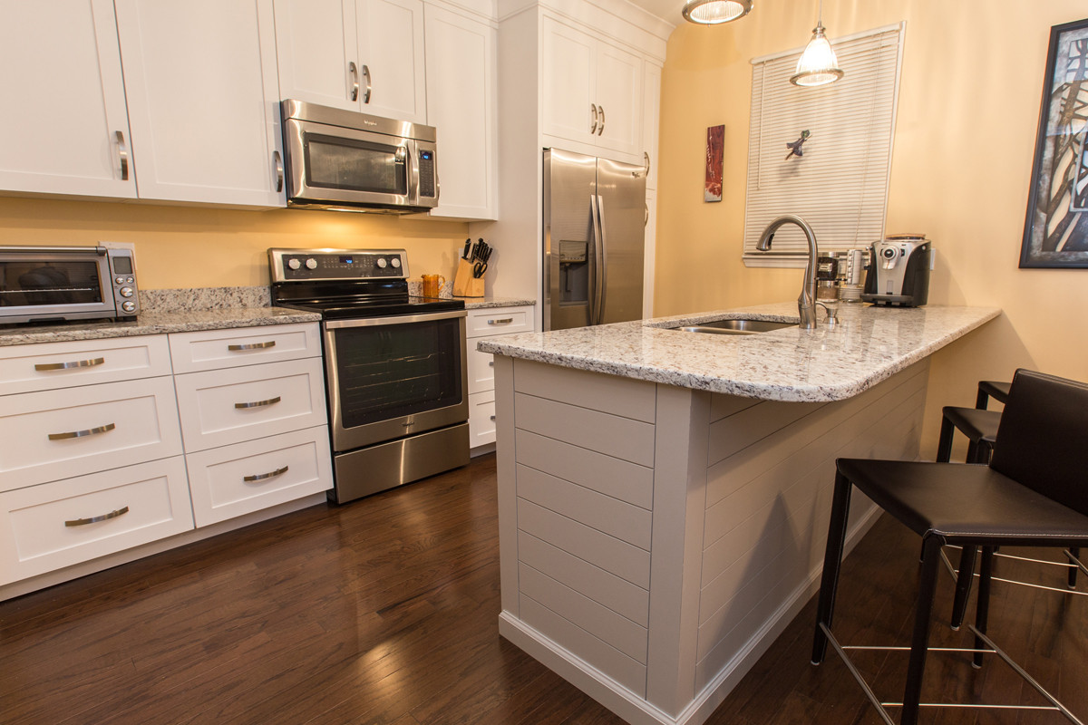 16 Marvelous Galley Kitchens with Peninsula Interiors to Drool Over ...